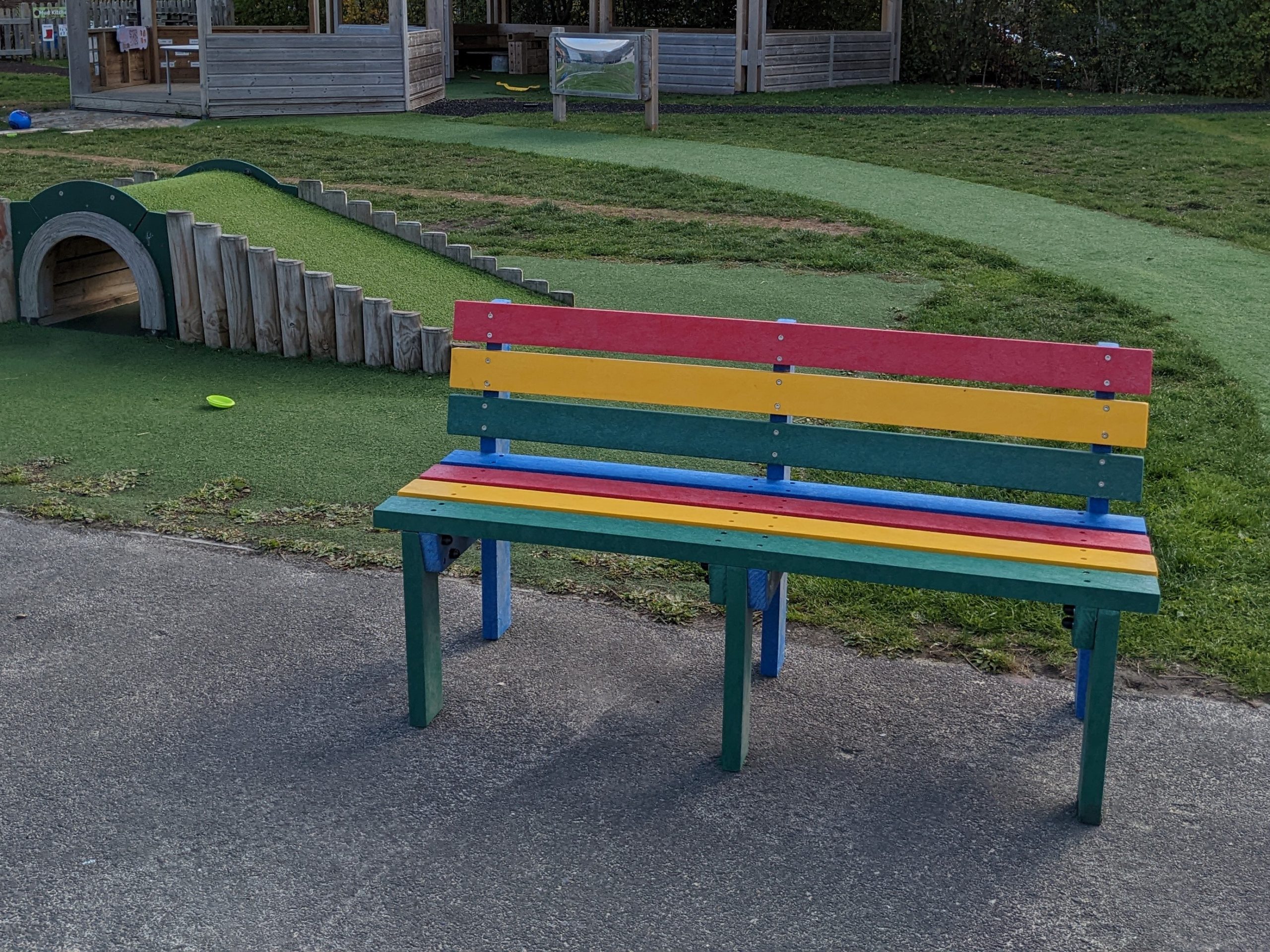 Council presents colourful bench to the winner of litter bug trails ...